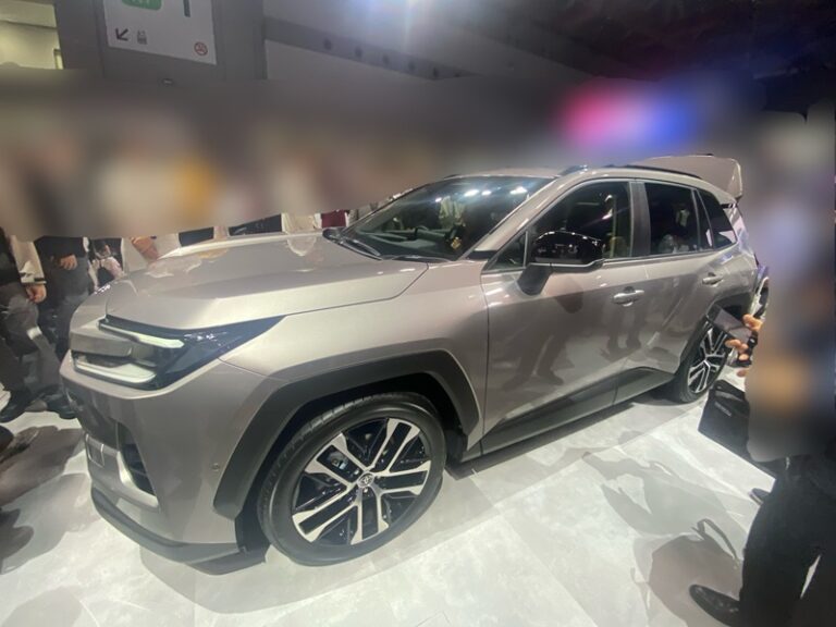 【2025年最新】トヨタ新型RAV4 450万円から！2025年12月17日発表！内外装チェック・詳細を徹底調査