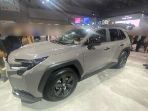 【2025年最新】トヨタ新型RAV4 450万円から！2025年12月17日発表！内外装チェック・詳細を徹底調査